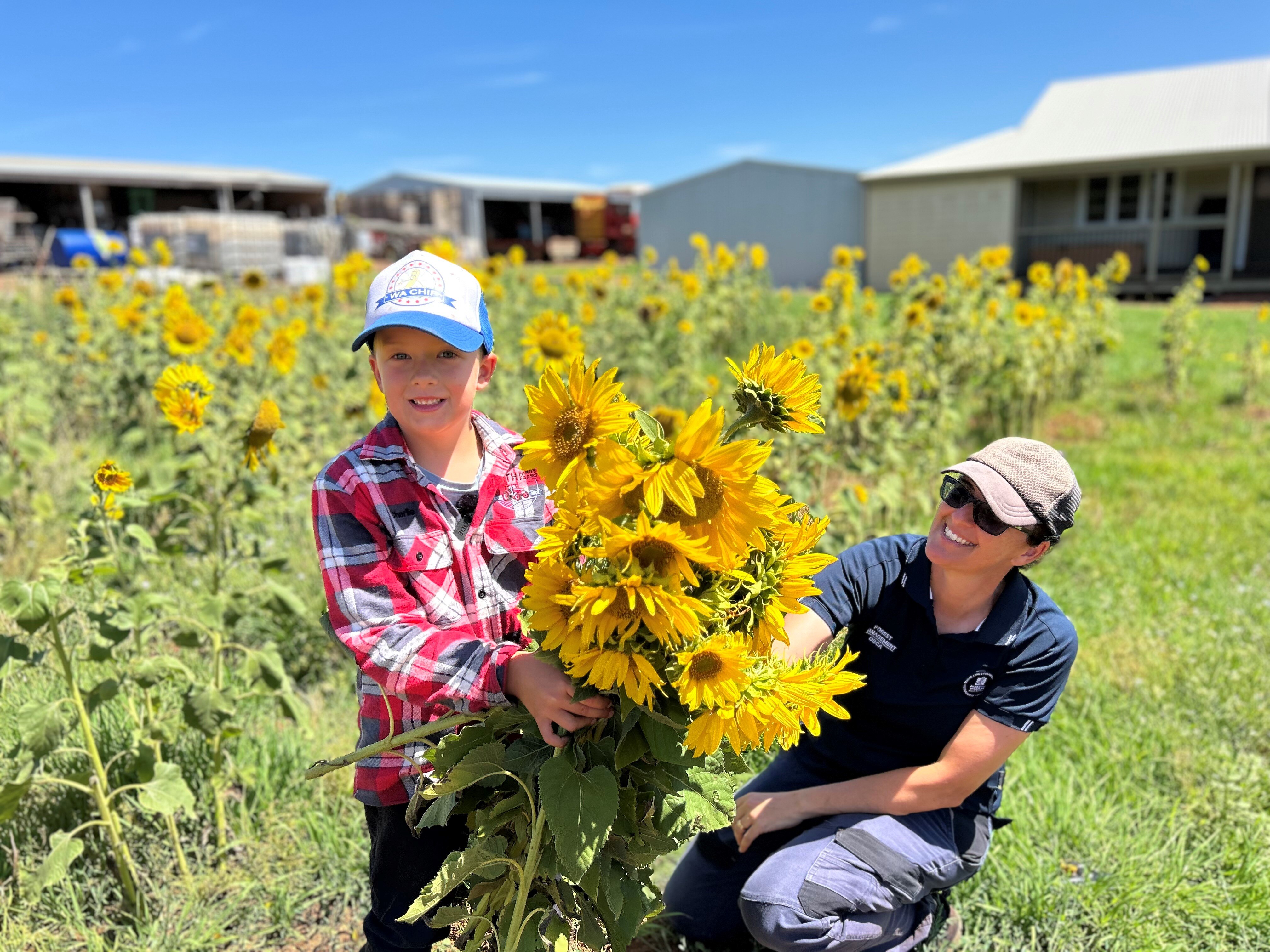 The seven-year-old running a flower farm - ABC listen