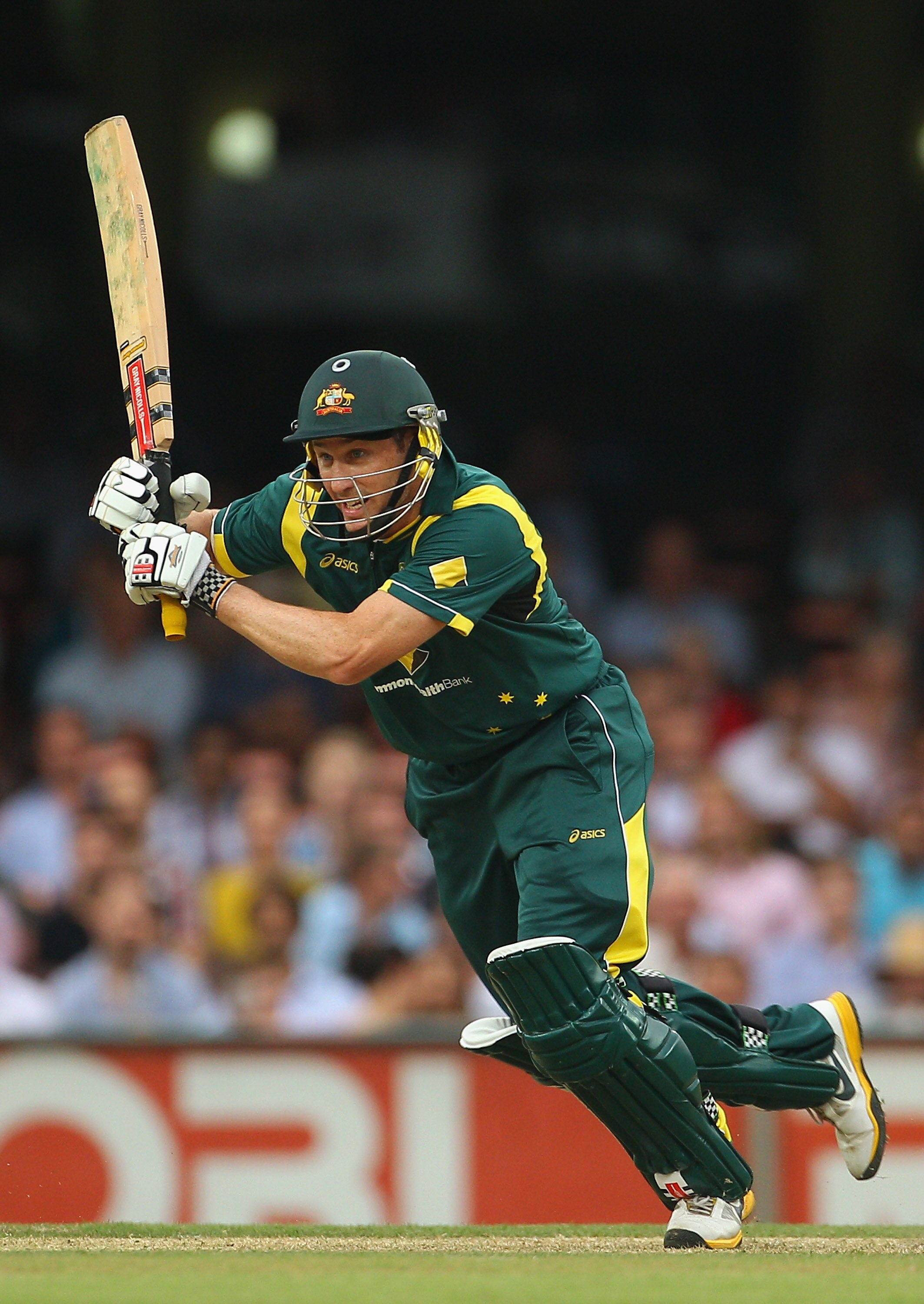 Hussey saves Australia at wet SCG - ABC News