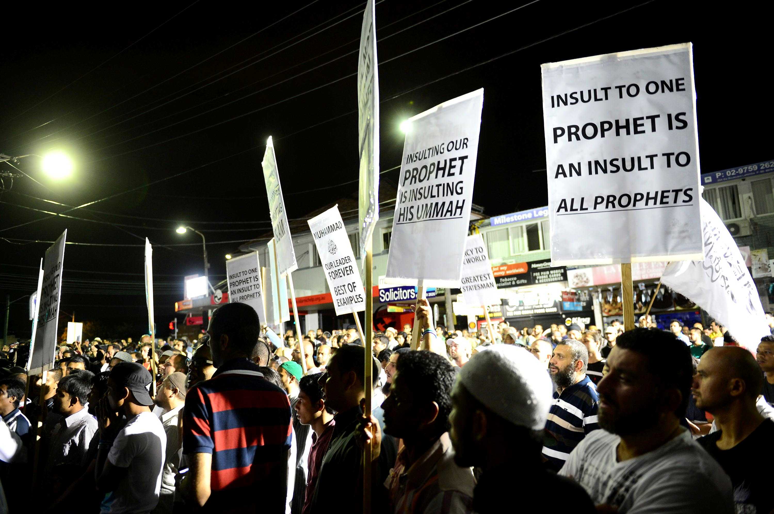 Anti-Charlie Hebdo protesters in Lakemba take aim at free speech ...