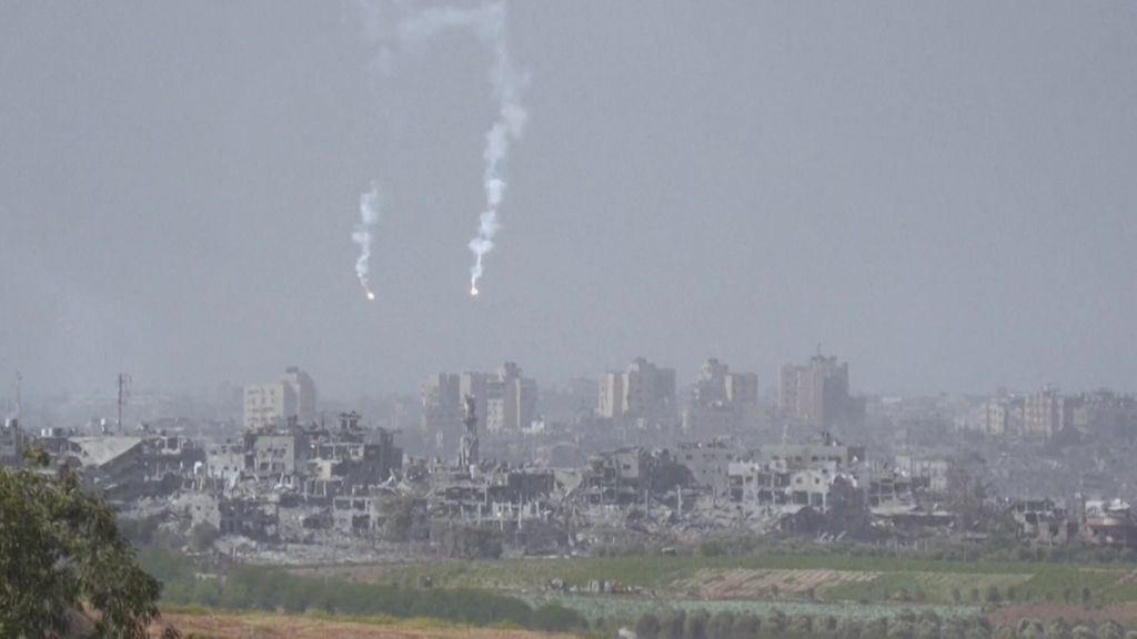 Scenes of destruction in Gaza border town after constant Israeli ...