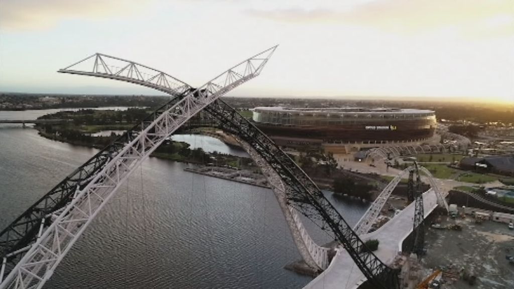 First walk over the Matagarup Bridge - ABC News