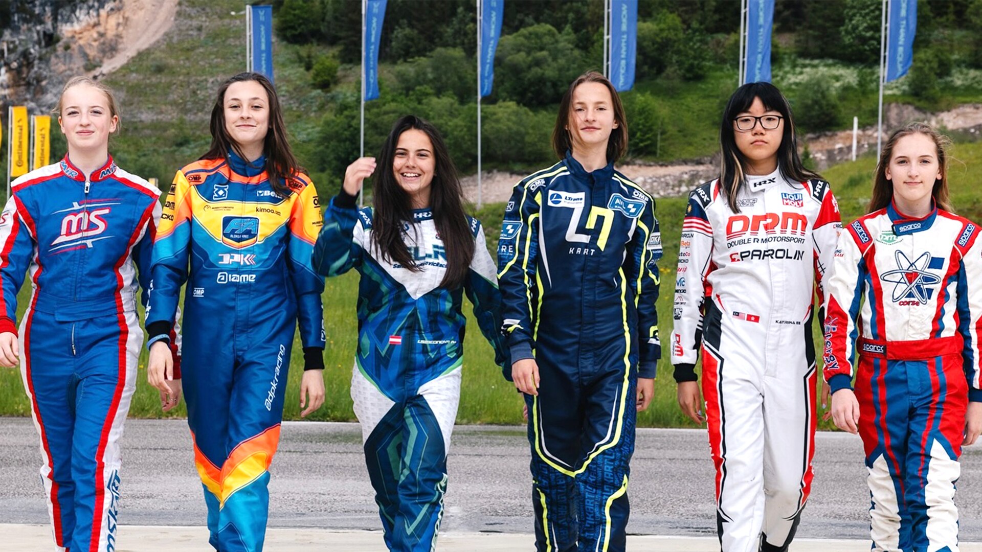 Formula One Girls - Behind The News