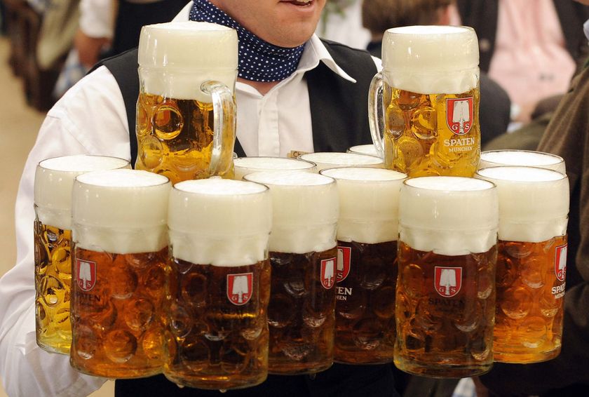 Beer biology: researcher brews to discover perfect head - ABC News