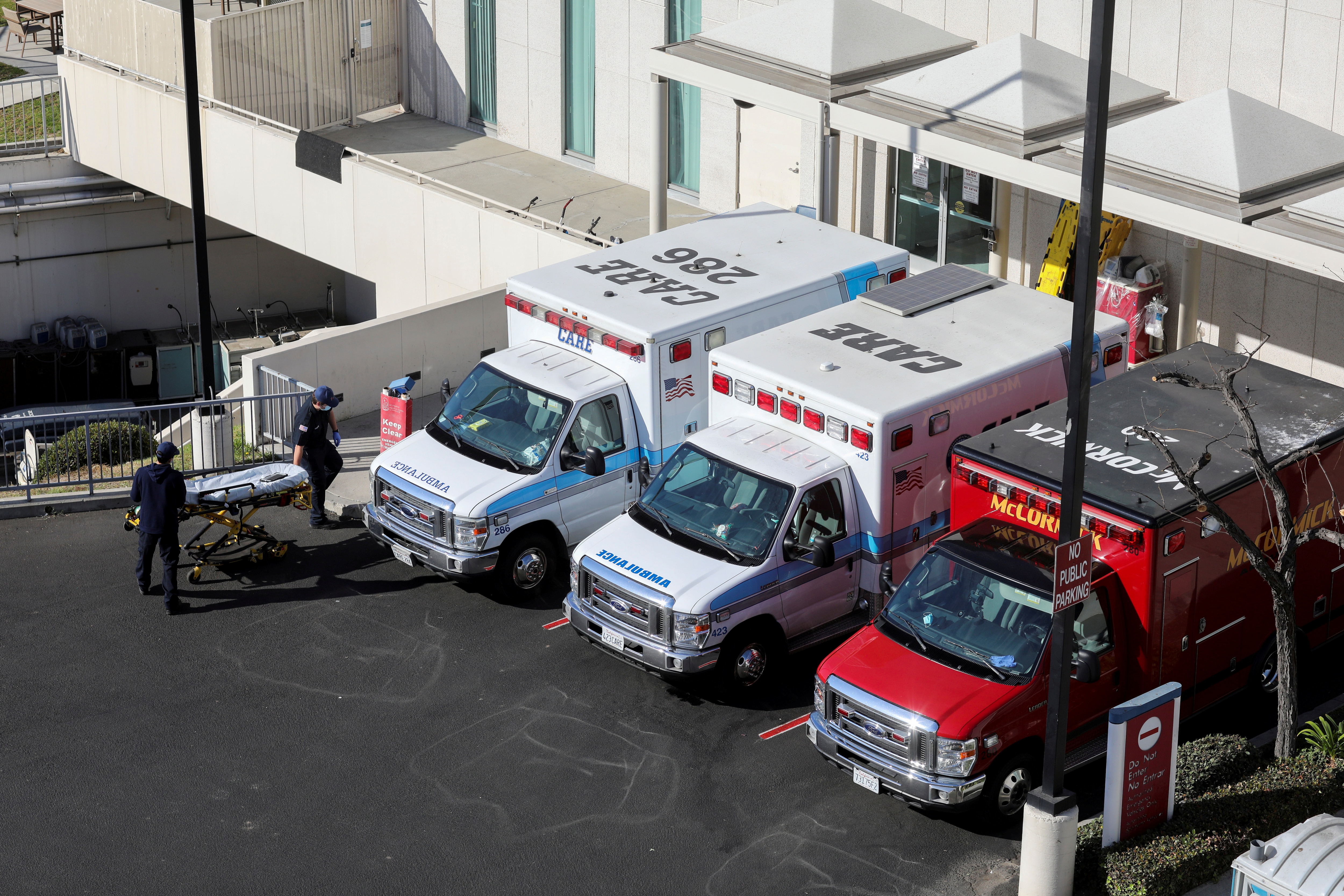 Ambulance workers in coronavirus-hit Los Angeles told to stop ...