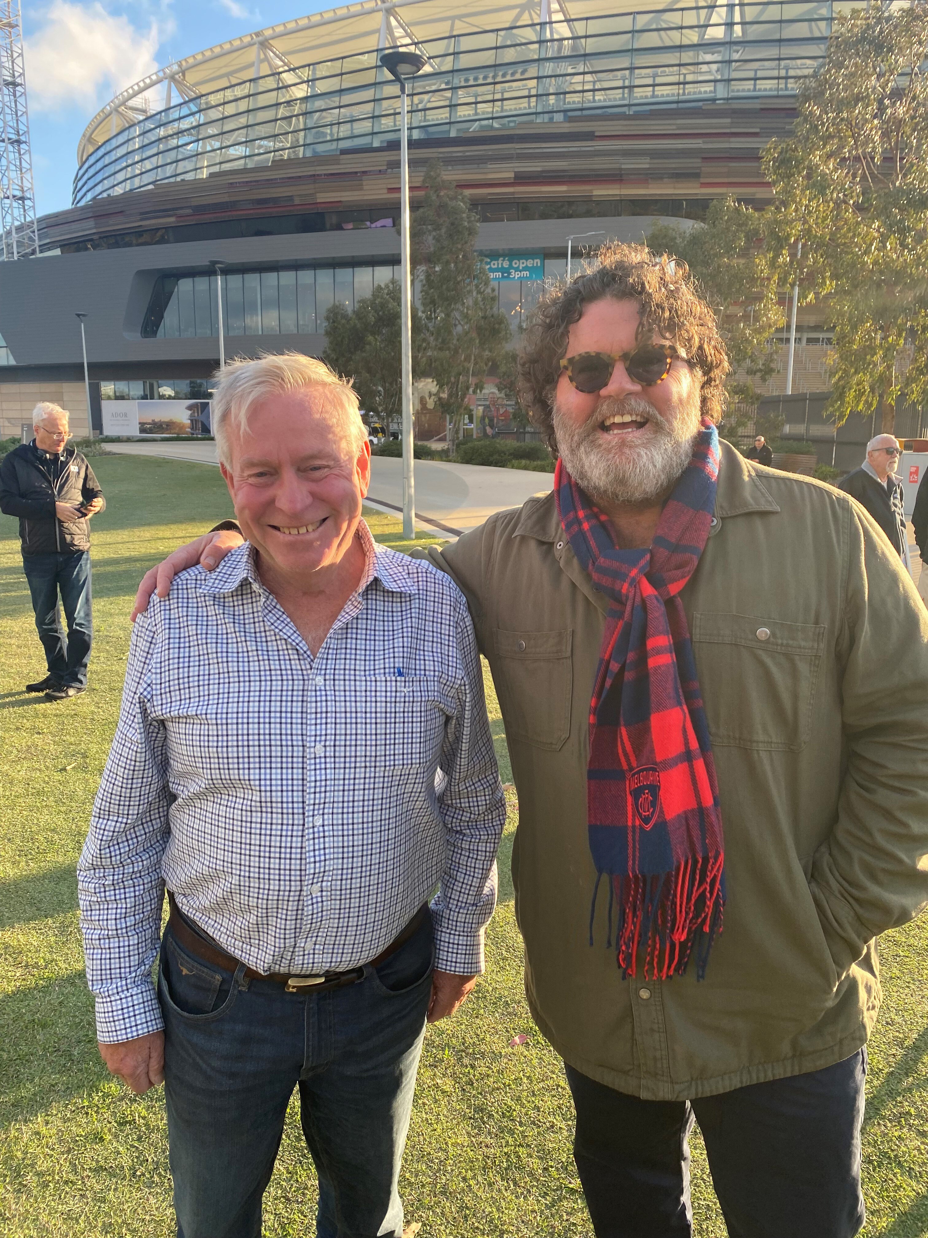 Tributes flow after news of the sudden death of popular, long-time ABC ...