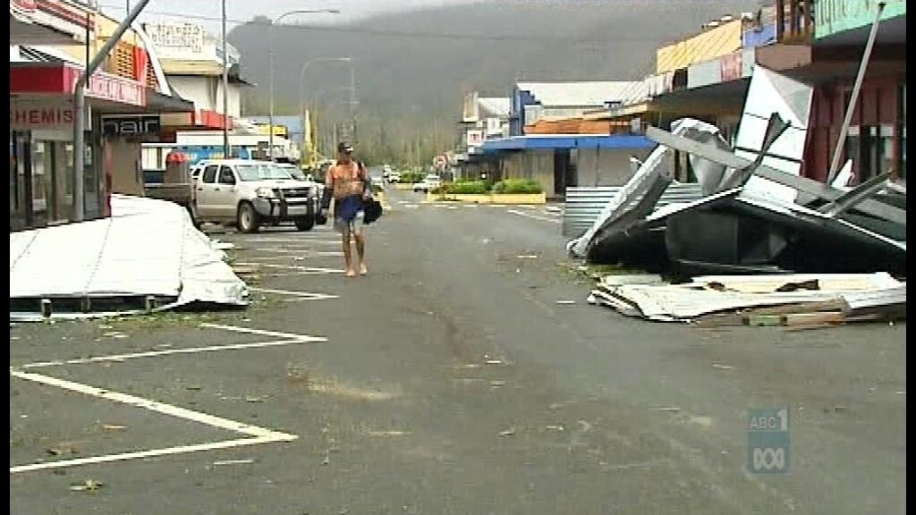 Buildings withstand cyclone - ABC News
