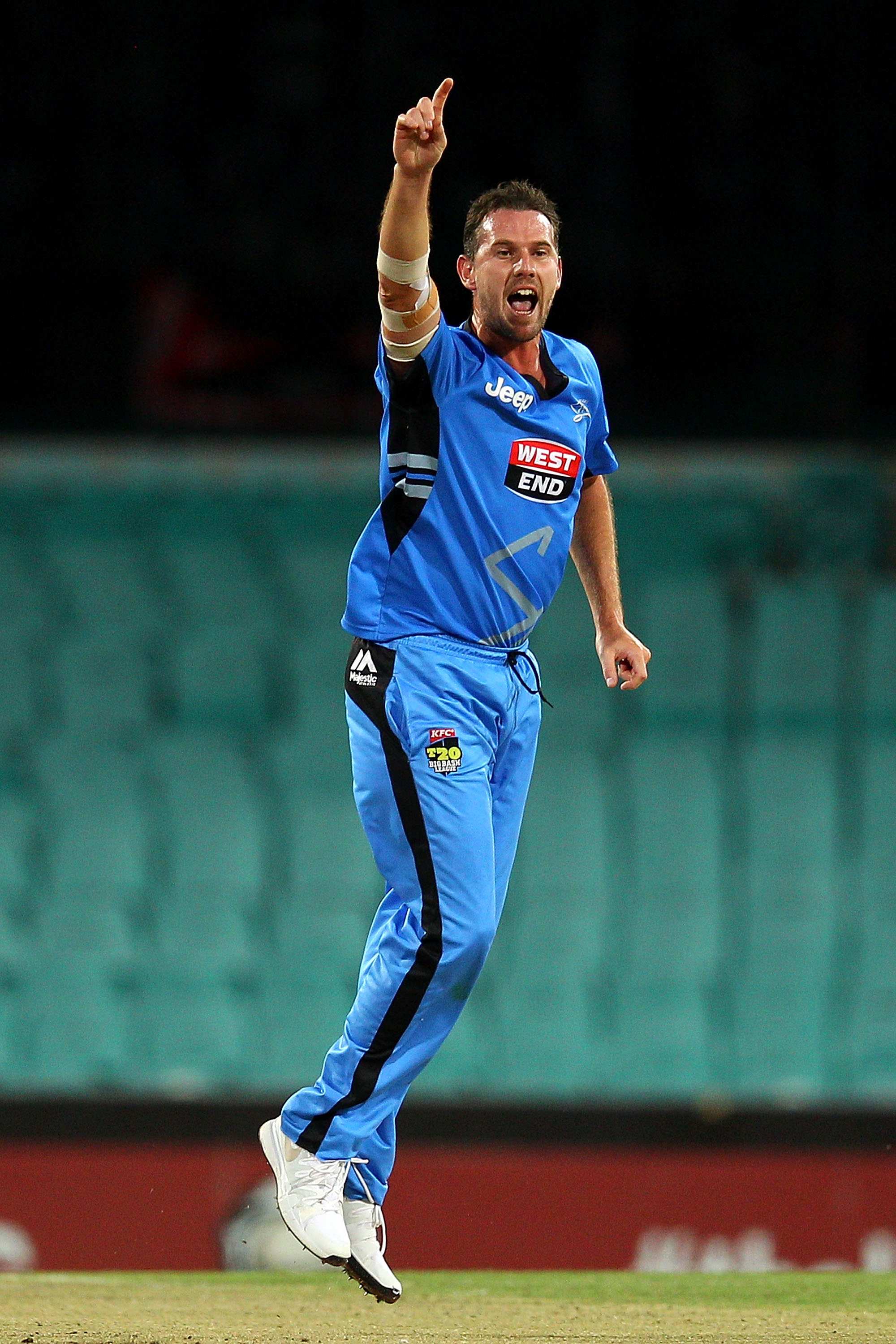 Hobart Hurricanes sign Shaun Tait from Adelaide Strikers for Big Bash ...