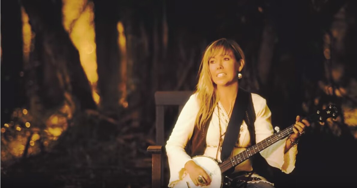 Felicity's new album, Bill Chambers from Bluesfest and Lukas Nelson ...