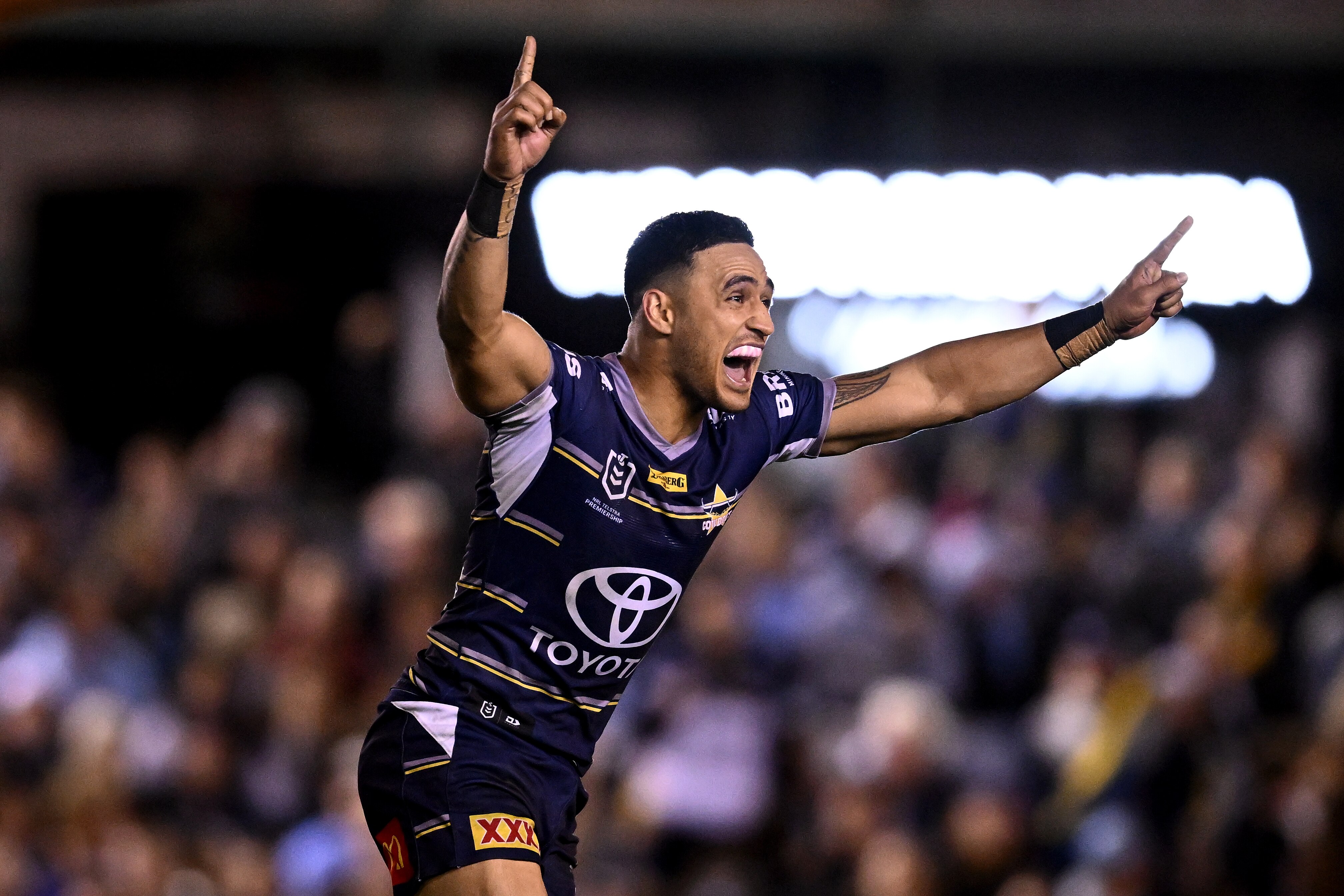 North Queensland beats Cronulla 32-30 to book NRL preliminary final ...