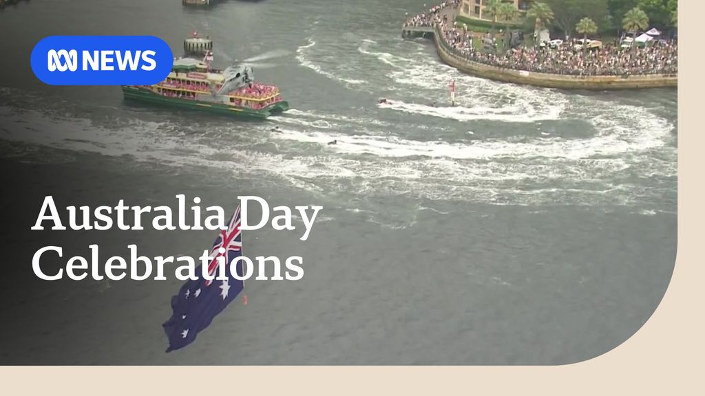 Thousands line Sydney harbour to spectate Australia Day extravaganza ...