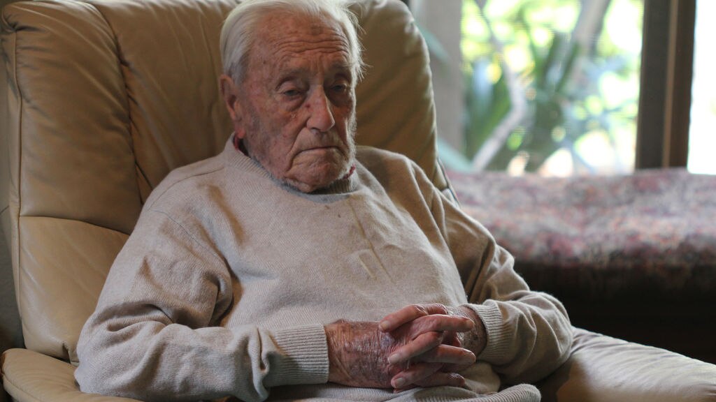 Australia's oldest scientist fights ECU decision for him to leave - ABC ...