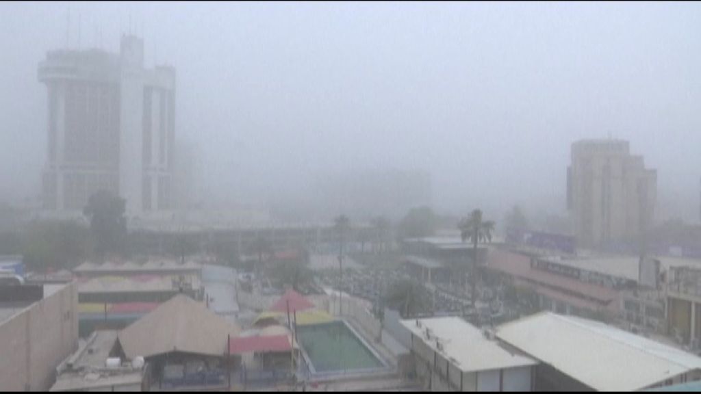 More than 1,000 in hospital with breathing difficulties as thick ...