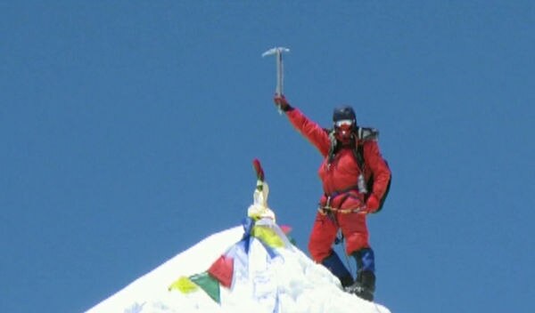 Aussie climber tip-toes to the top - ABC News