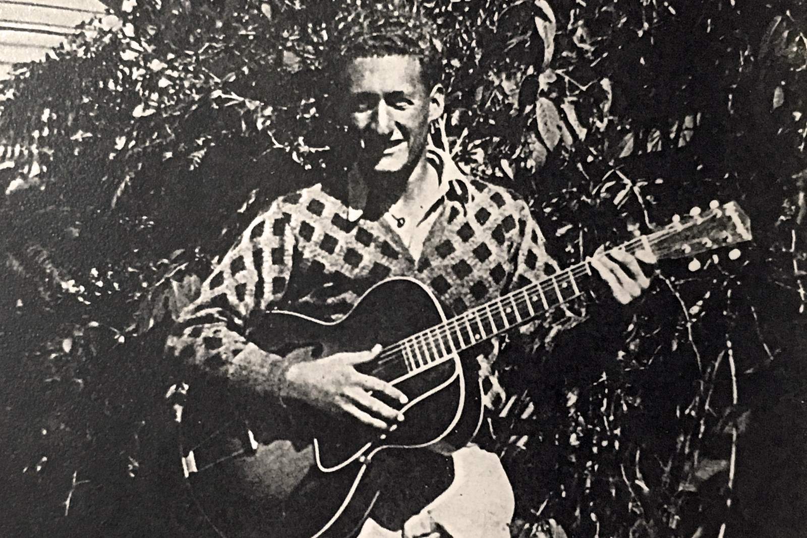 Musician and bushman Murray Douch has been playing country halls for 77 ...