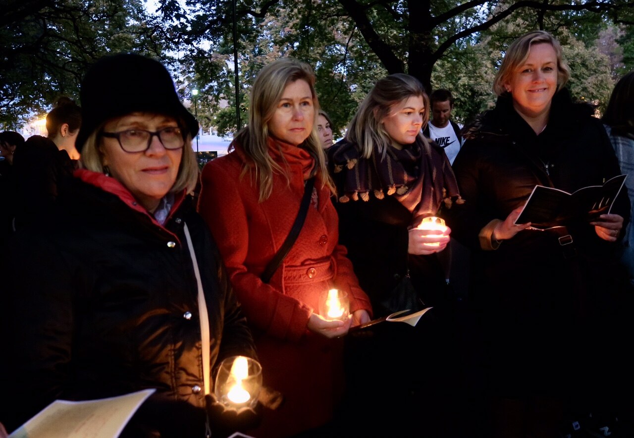 Domestic violence victims remembered at candlelight vigil in Hobart ...