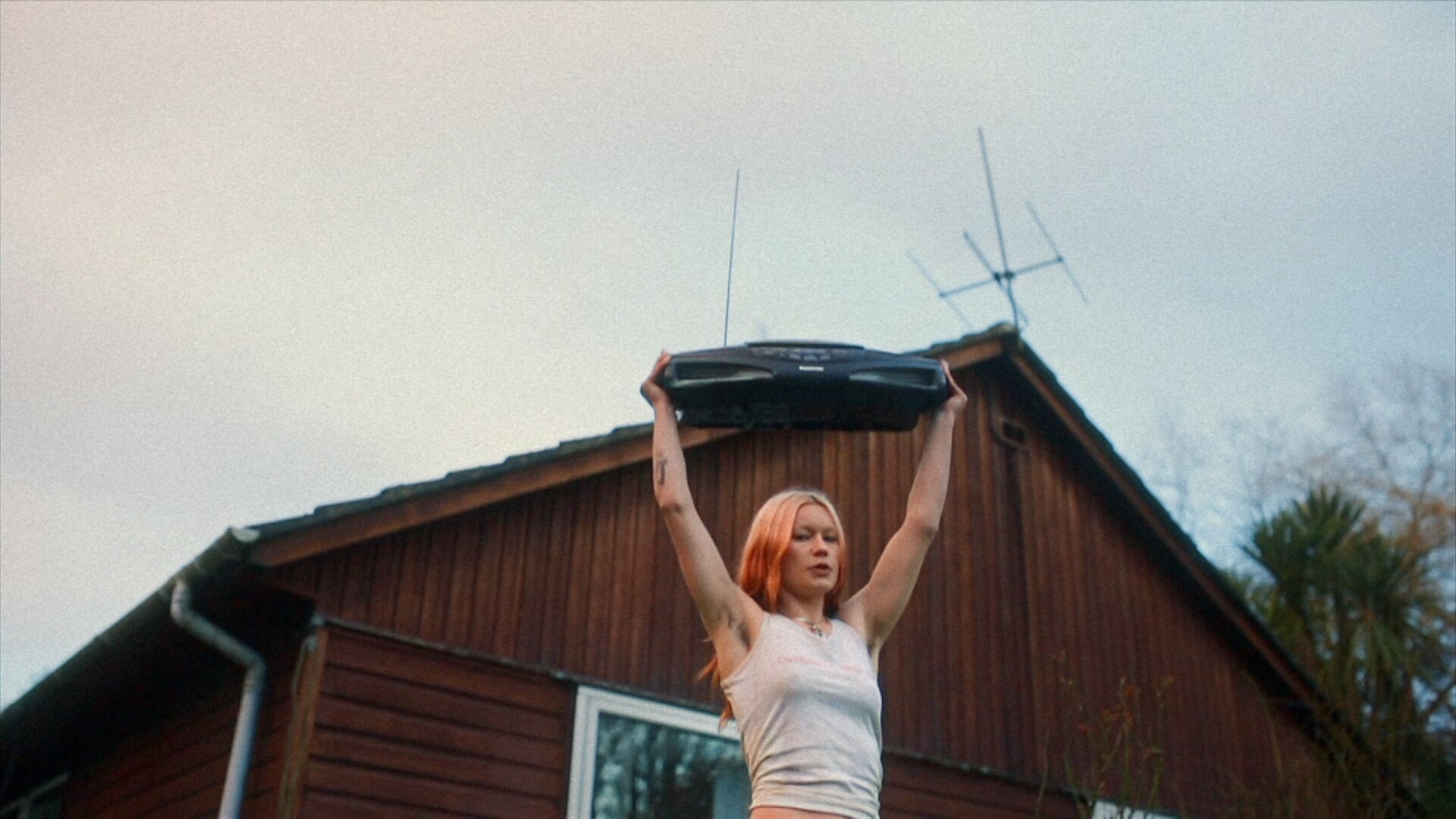 Feature Video: Wet Leg - catch these fists - ABC Rage