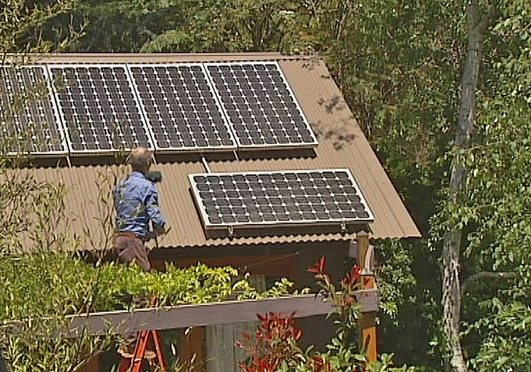 25,000-signature solar petition urges Feds 'don't tax sun' - ABC News