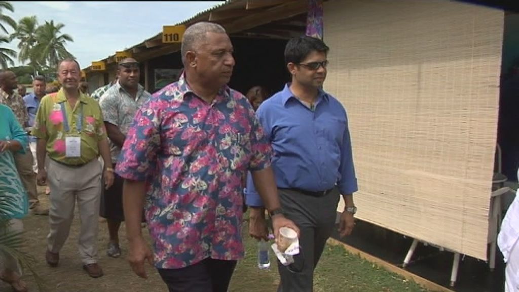 Former Fiji politicians to hold constitution talks - ABC News