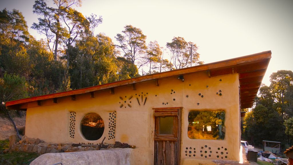 Inside the Earthship - ABC News
