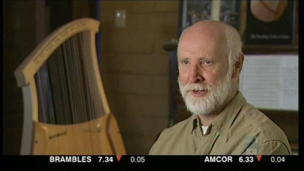 Great big lyre in central Victoria - ABC News