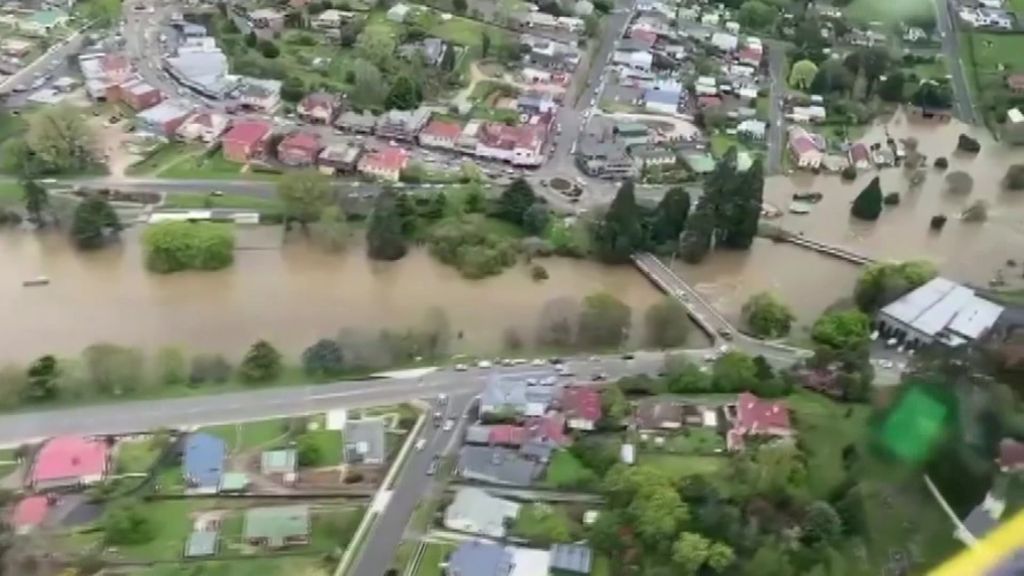 Meander River overflowing in Tasmania - ABC News