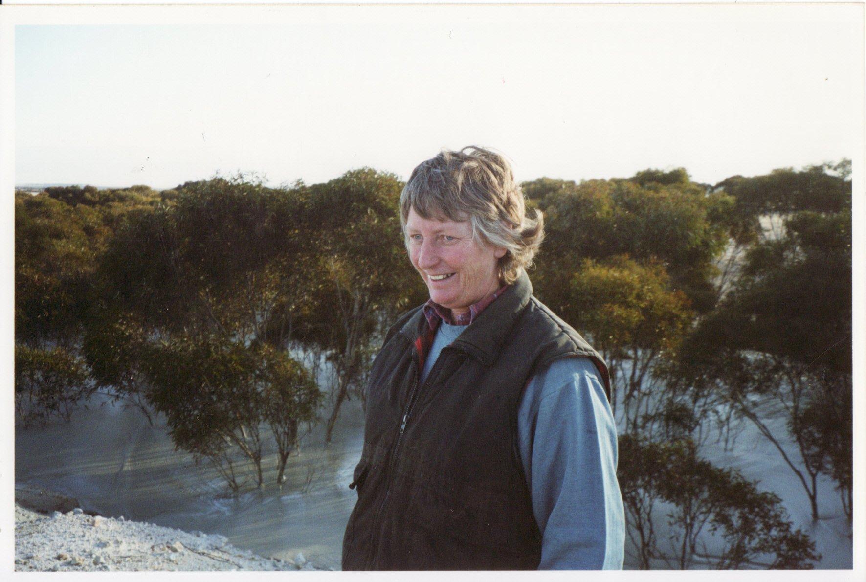 Sally Leo, battling new land farmer - ABC News