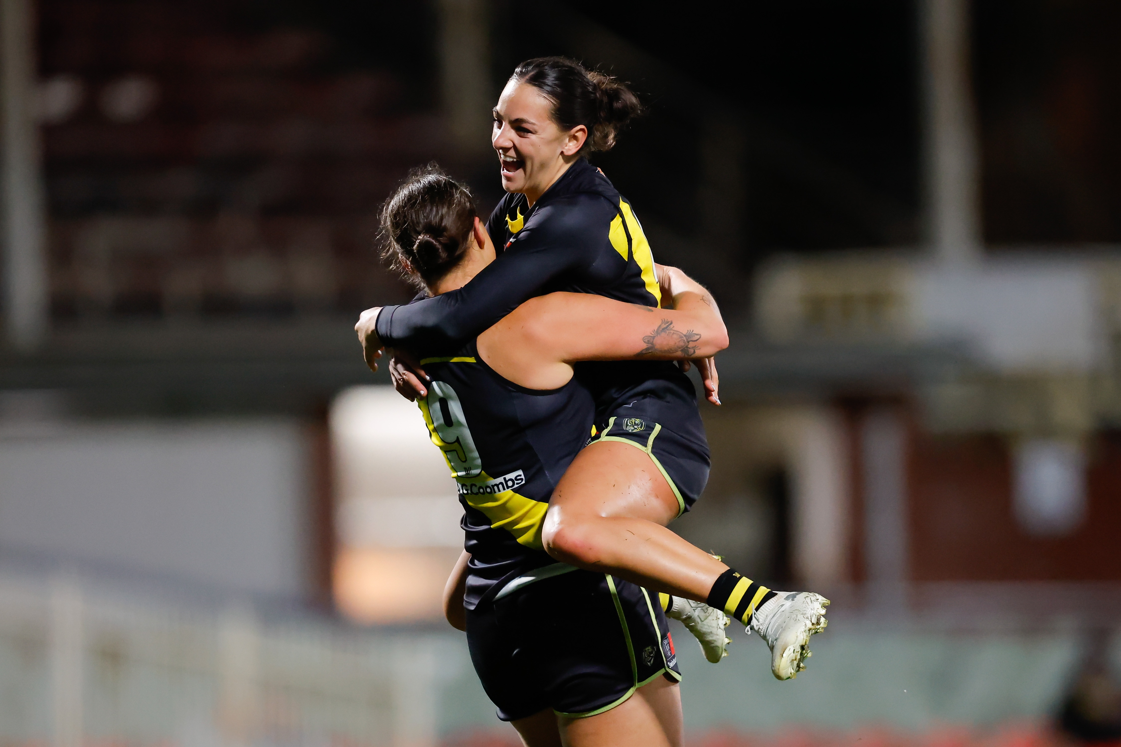 AFLW star Monique Conti unstoppable as Richmond holds Carlton goalless ...