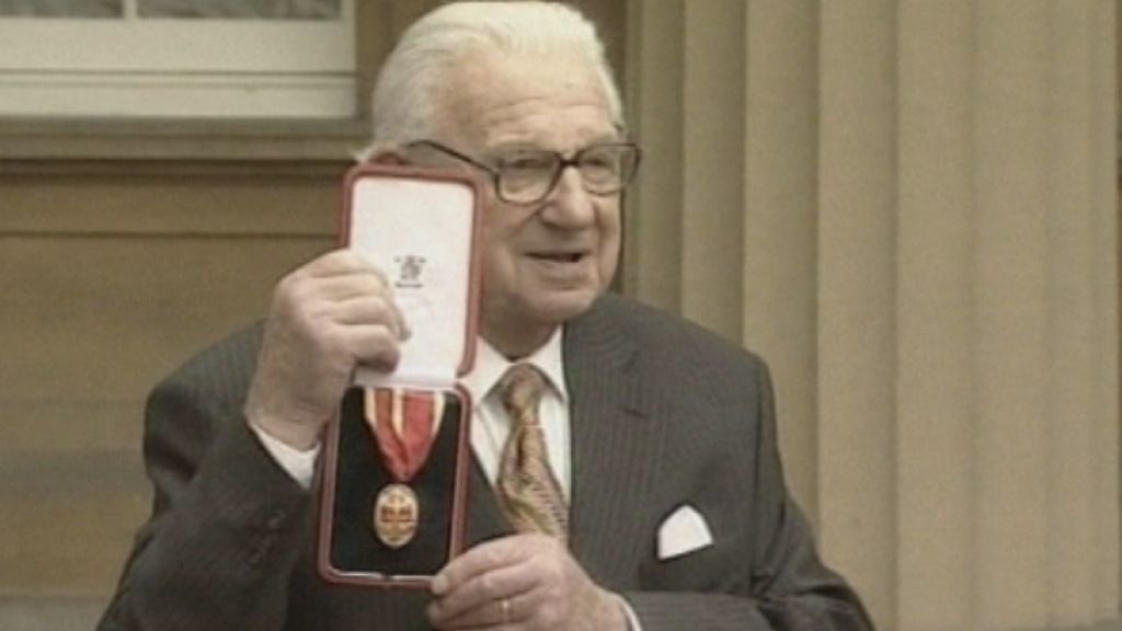 Holocaust hero Nicholas Winton dies at 106 - ABC News