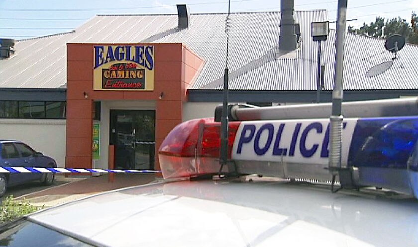 Armed gang raids hotel - ABC News