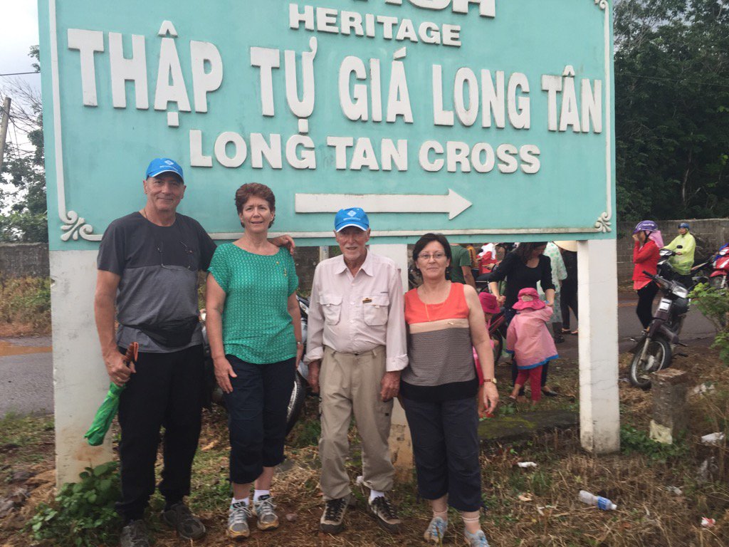Long Tan veterans turned away as Vietnam 'backtracks on memorial cross ...