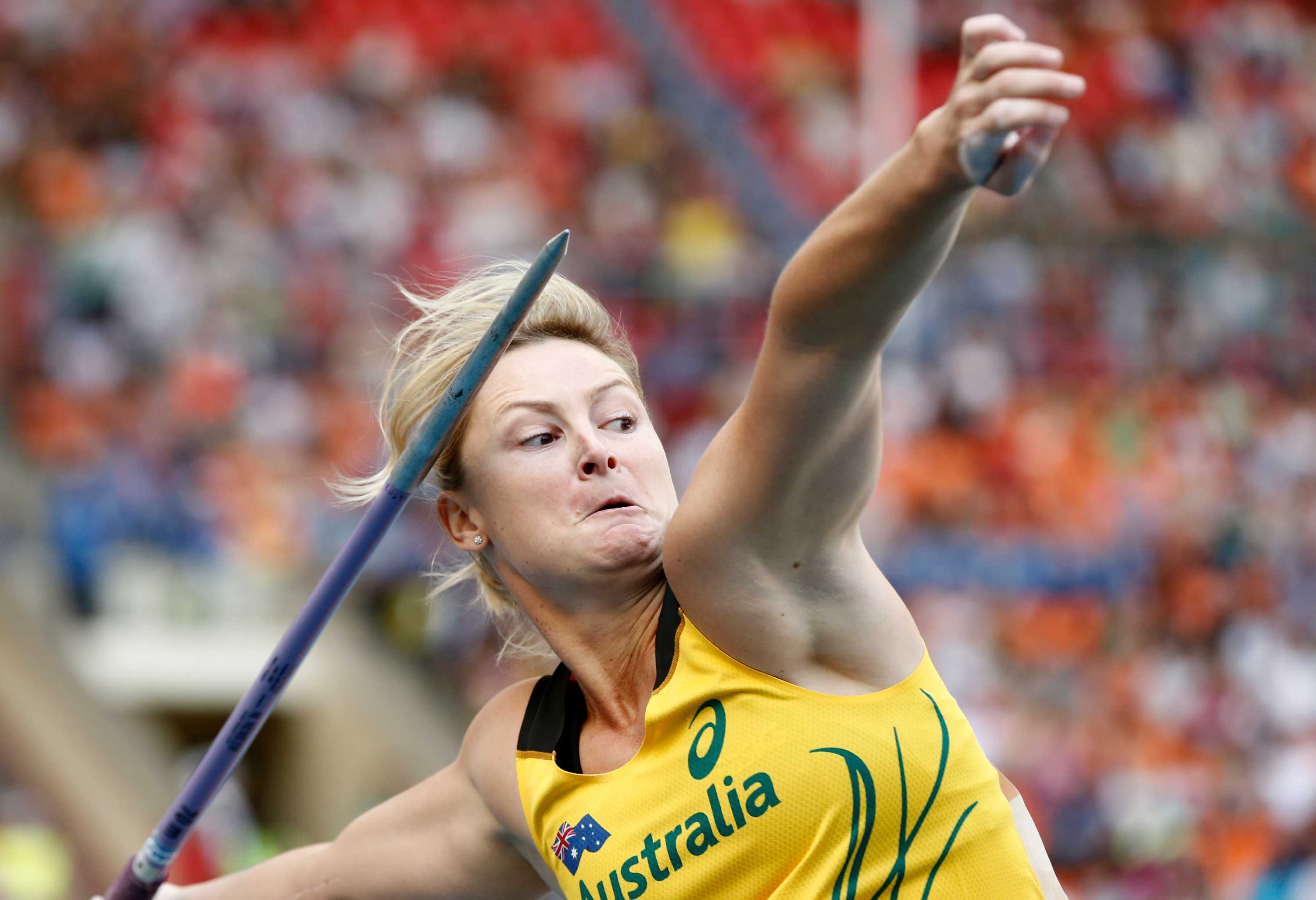 Moscow 2013: Kim Mickle wins javelin silver medal at track and field ...