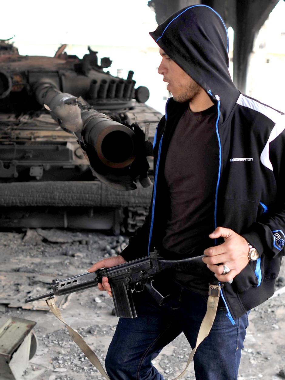 Libyan tanks launch assault on Misrata - ABC News