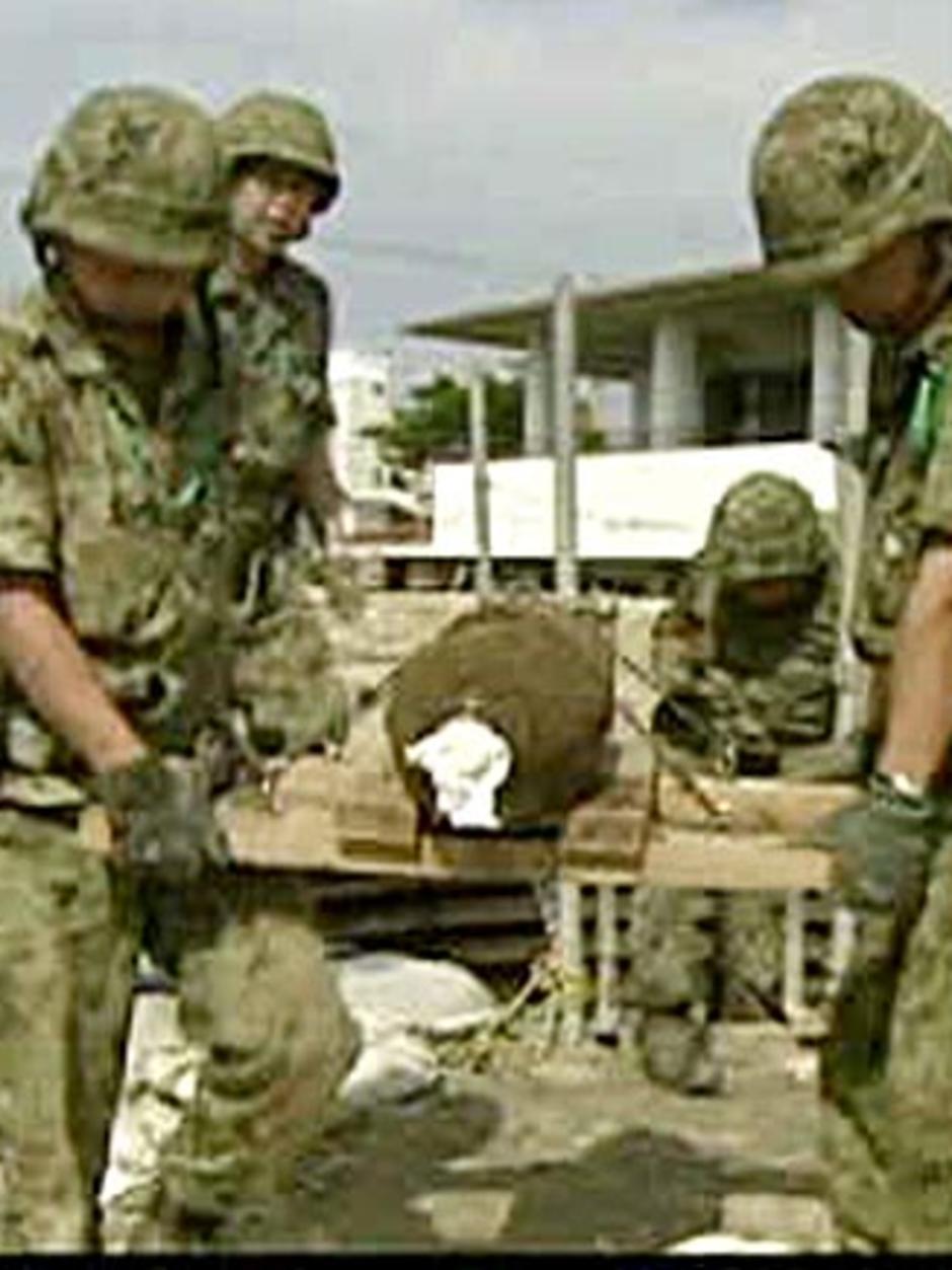 Soldiers defuse WWII bomb in Tokyo - ABC News