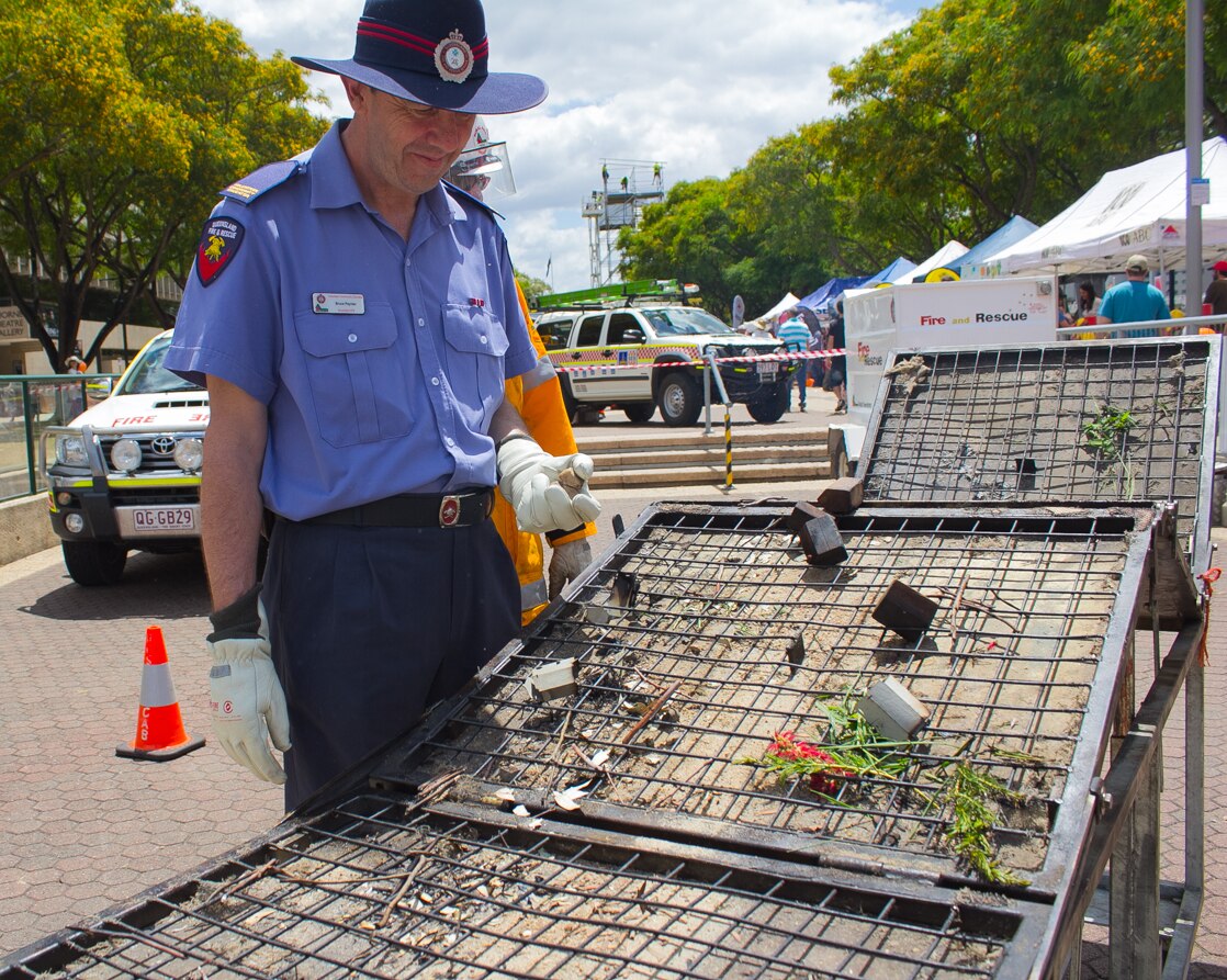 Bushfire in the city prepares Brisbane for emergency season - ABC News