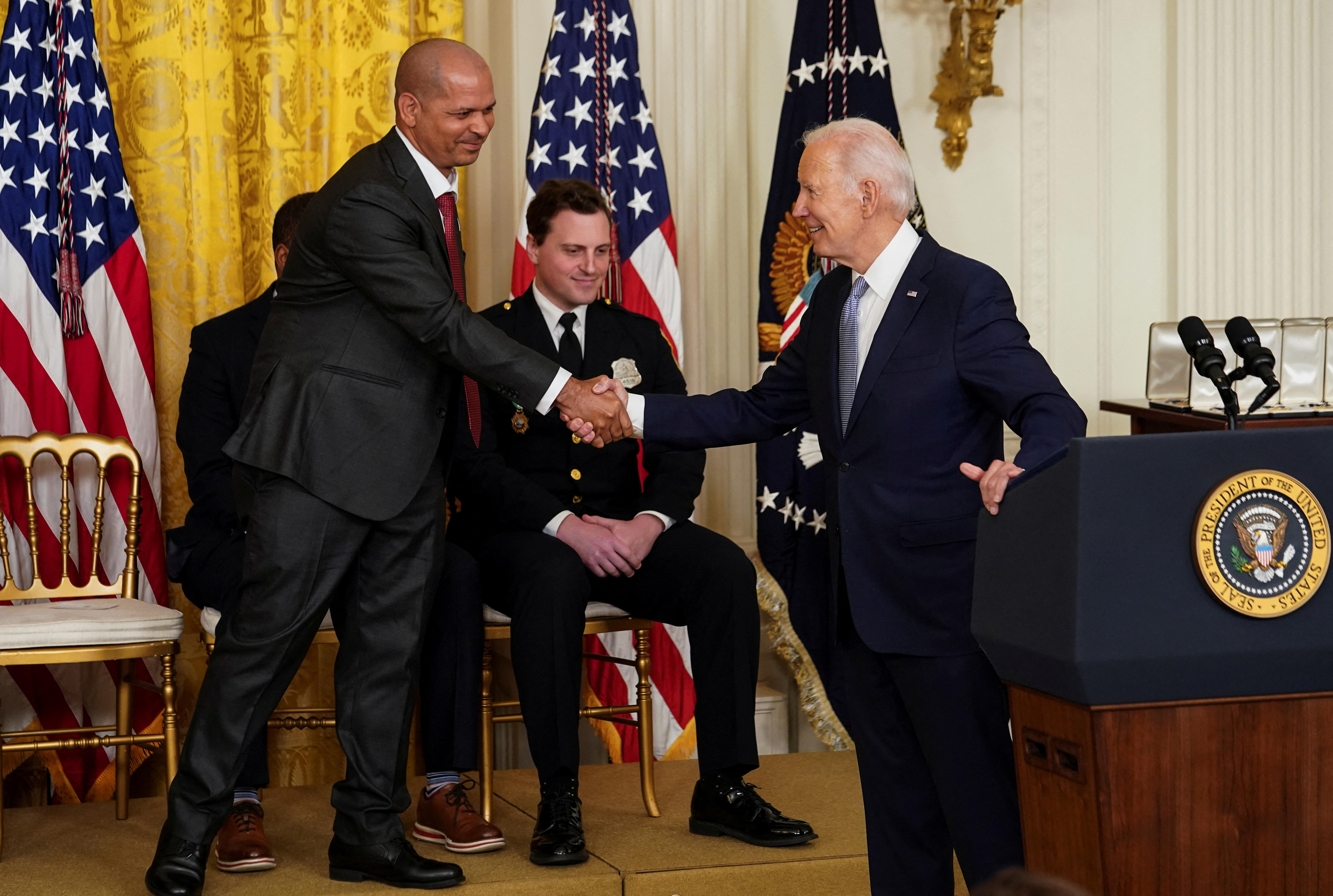 President Joe Biden lauds 'heroes' of January 6 US Capitol attack on ...