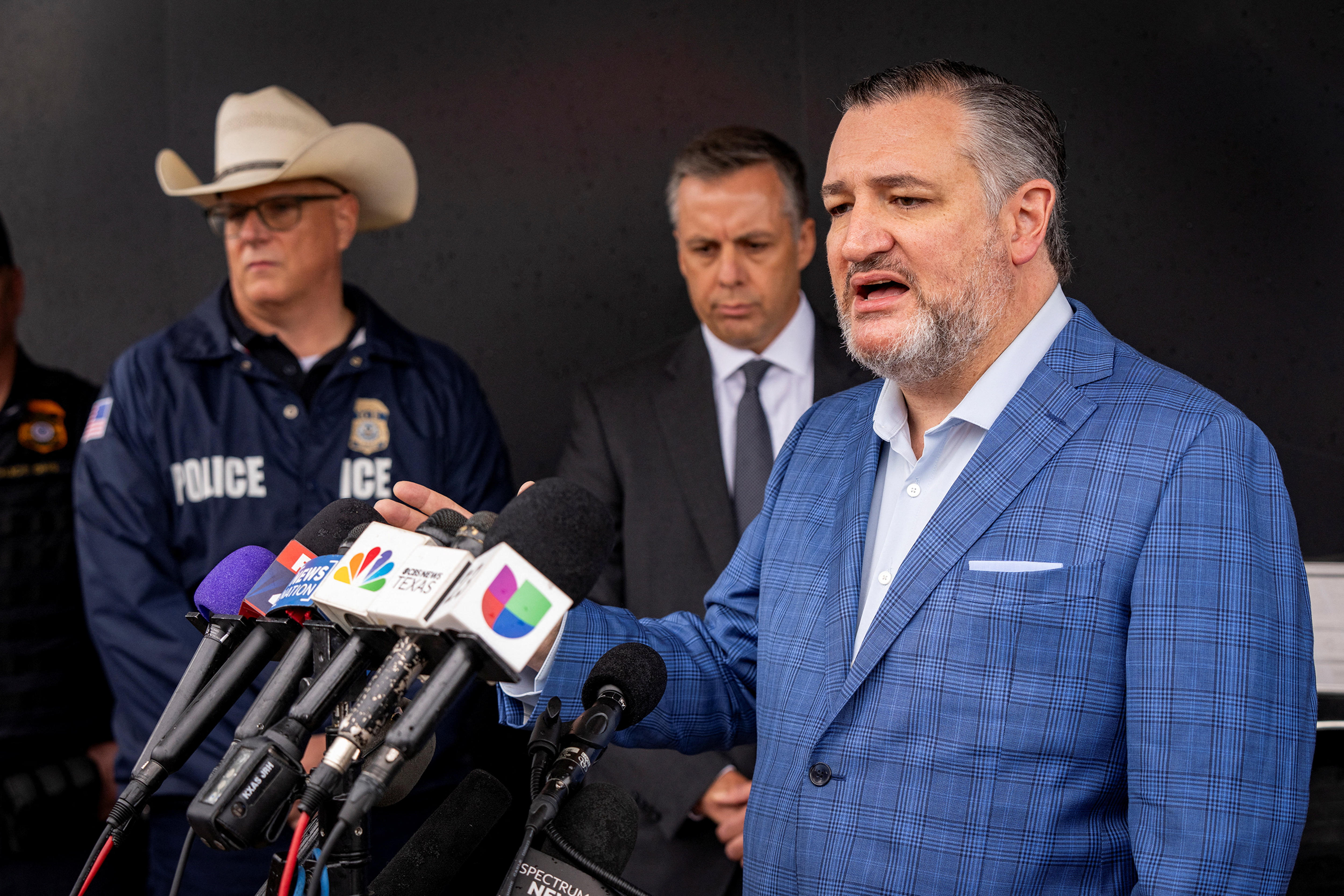 One Nation's Malcolm Roberts returned to the Senate for Queensland ...