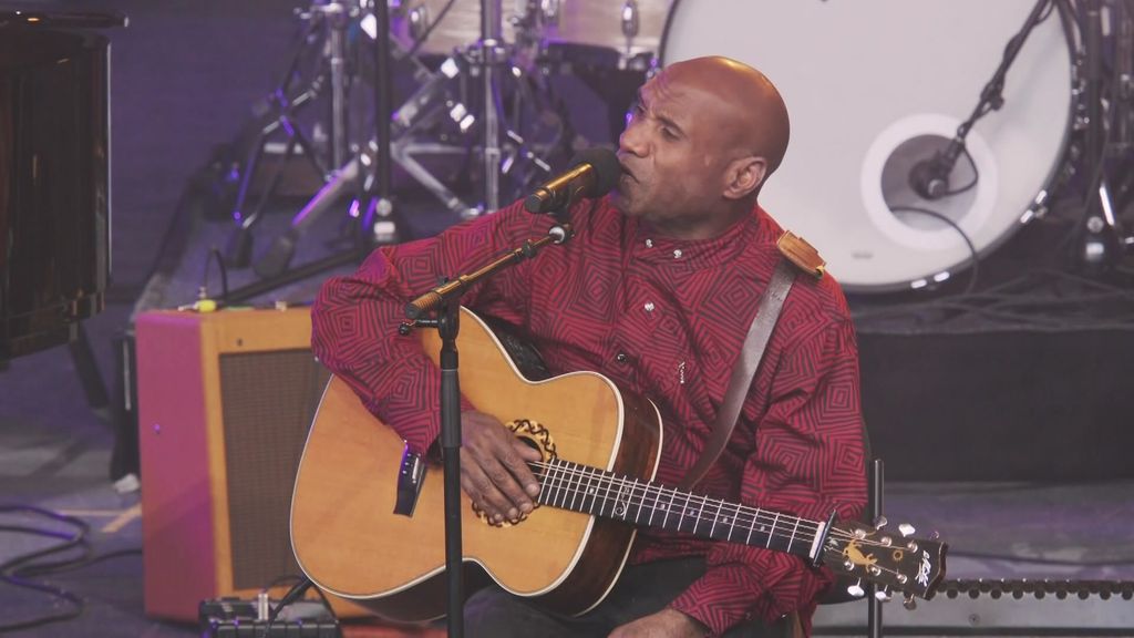 Archie Roach's son sings Took the Children Away - ABC News