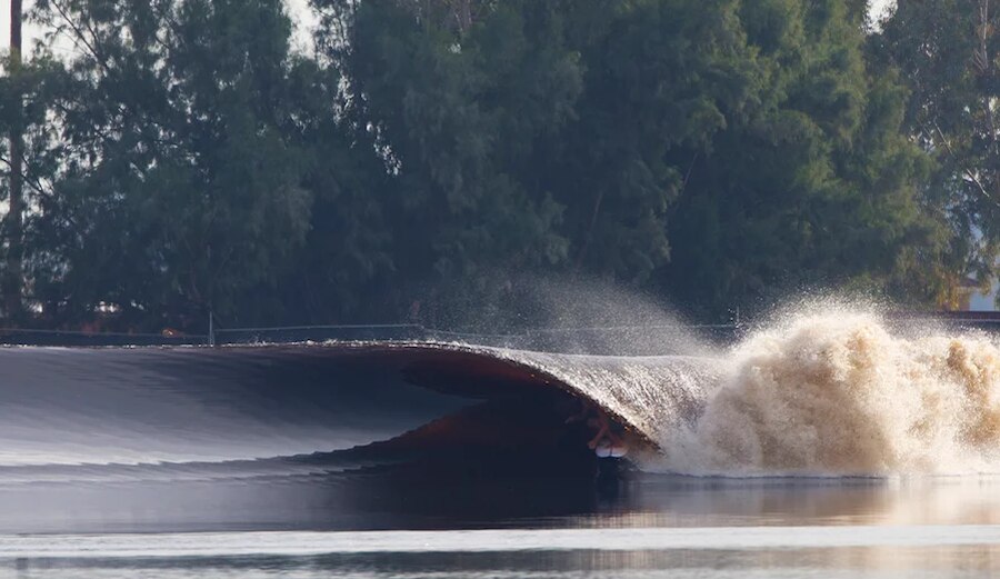 Kelly Slater's wave pool footage causes online frenzy - ABC News