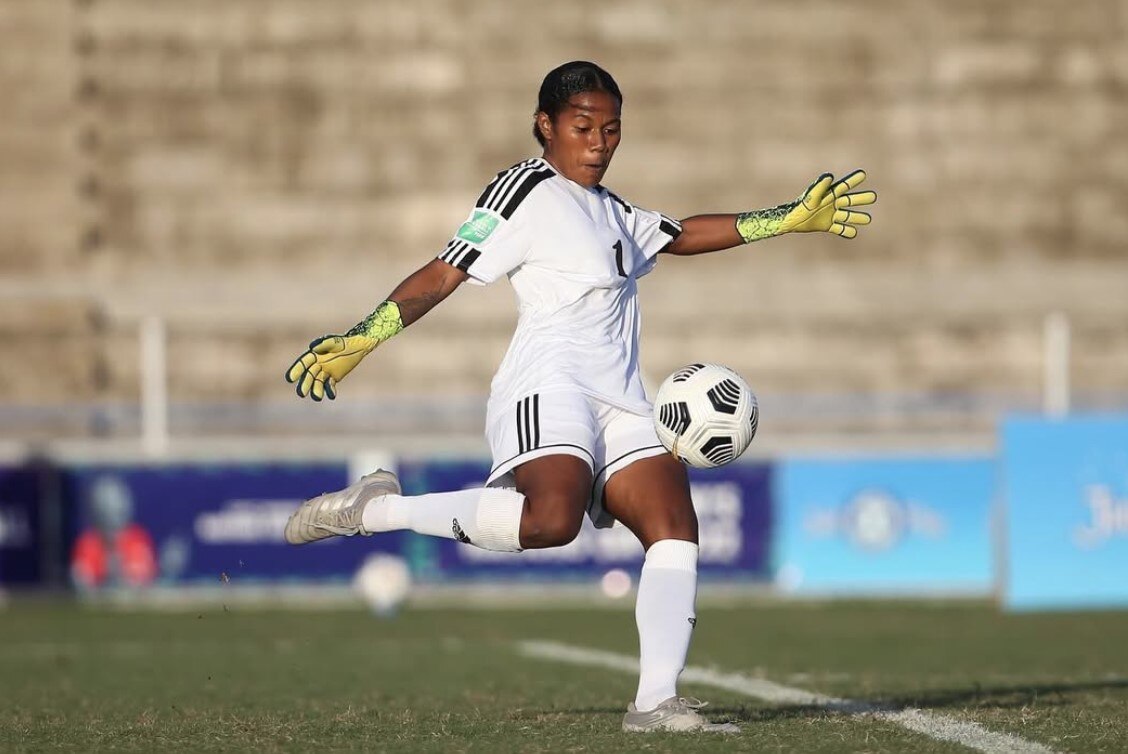 PNG footballer Faith Kasiray never wanted to be a goalkeeper - ABC Pacific