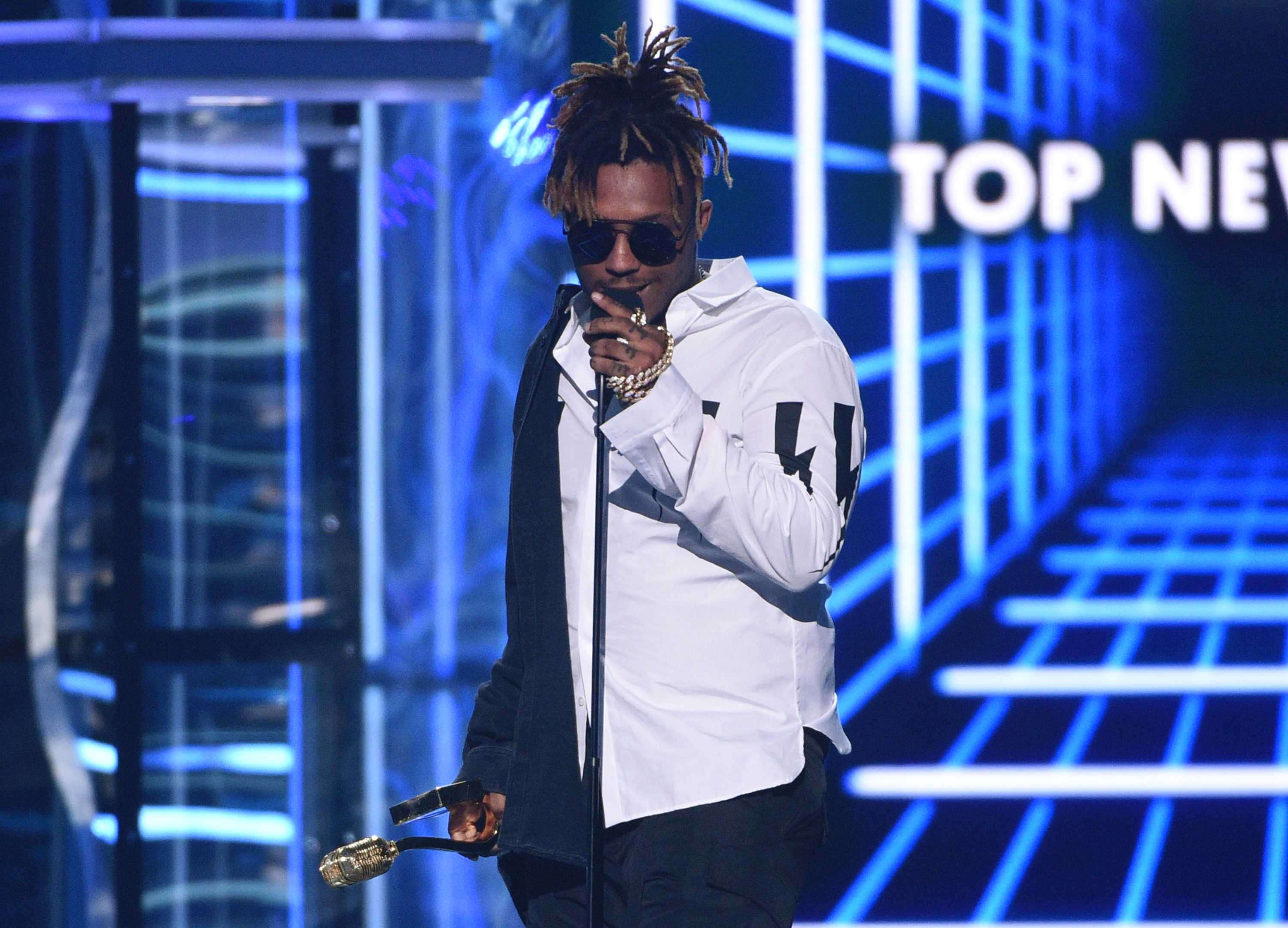 Juice WRLD dead at 21 after 'medical emergency' at Chicago airport ...