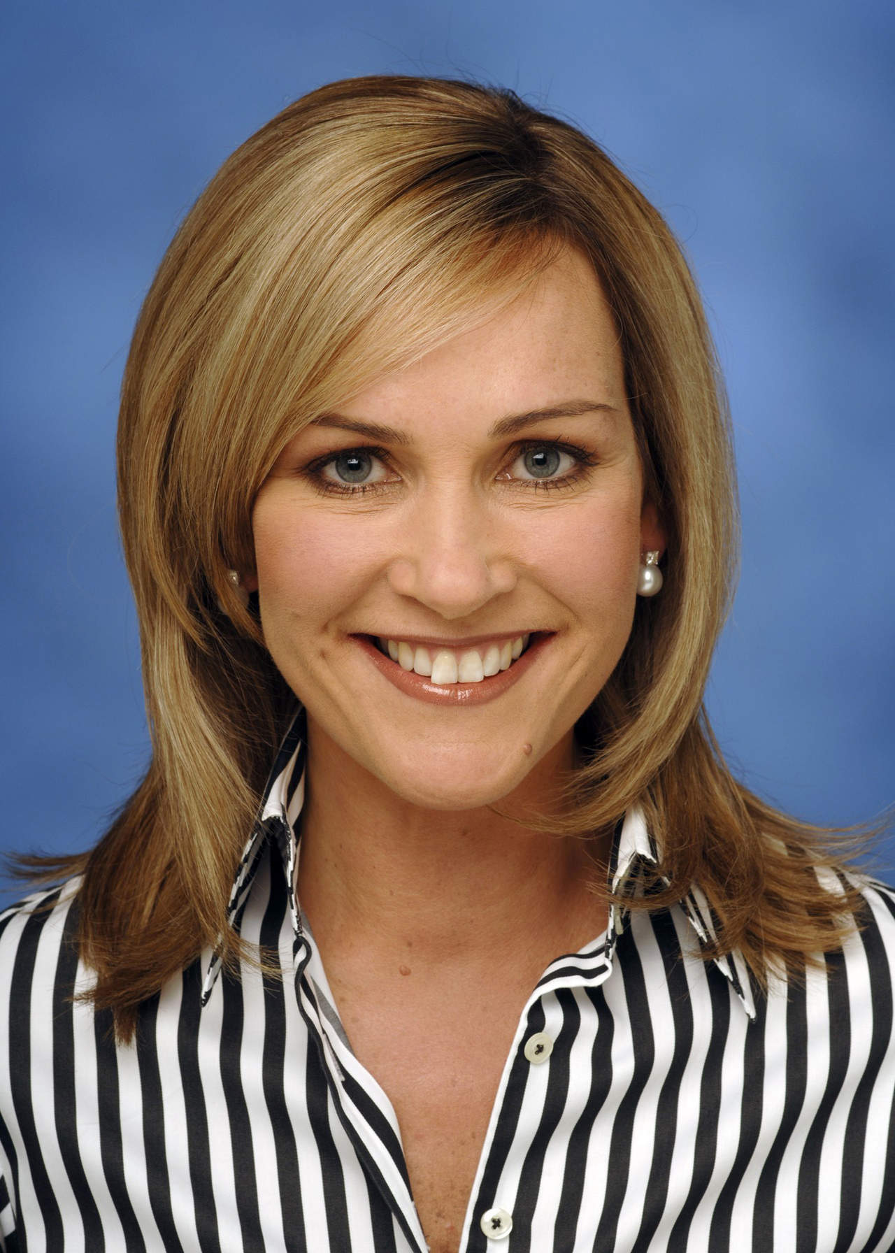 Two new faces for Lateline - ABC News