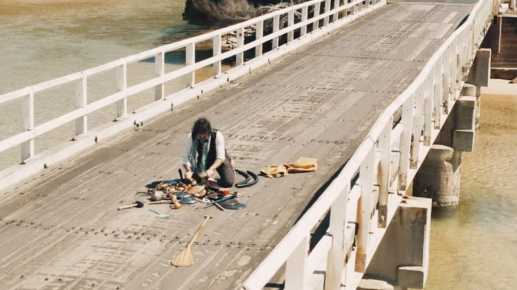 Excerpt of 'The Traveller' film on Cuttagee Bridge - ABC News