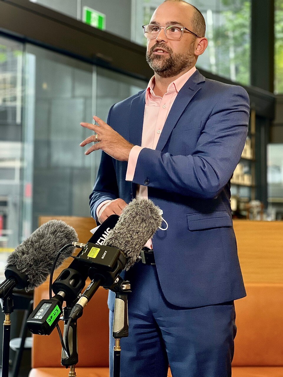 Demands of politics are too great - ABC Southern Queensland