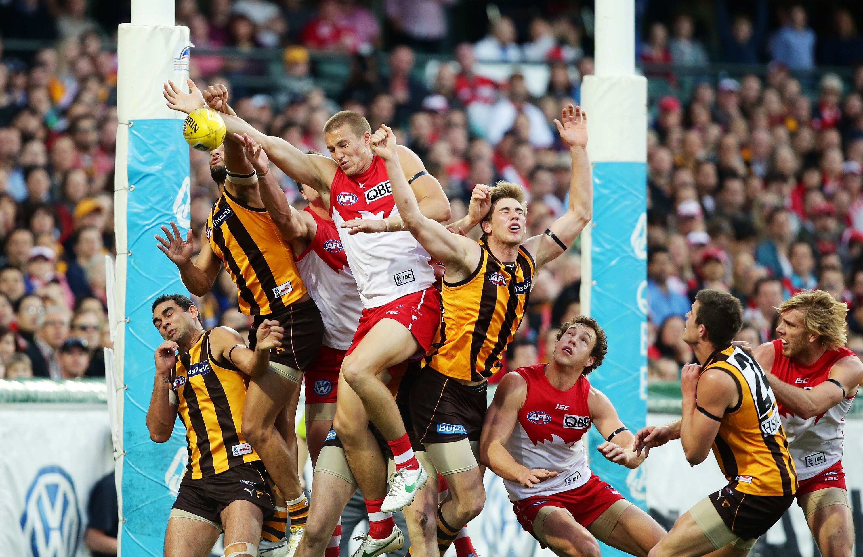 Hawks go top after chasing down Swans - ABC News
