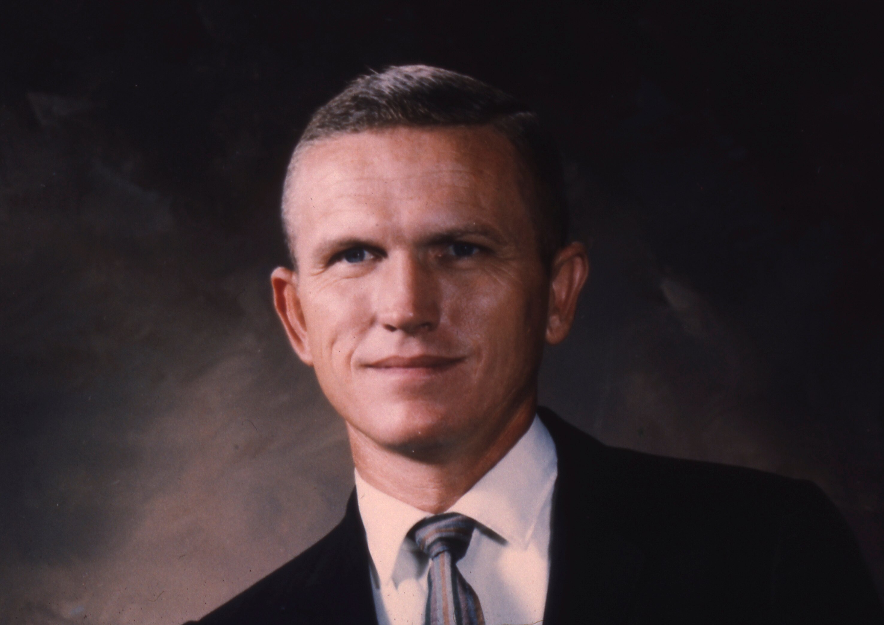 Apollo 8 astronaut Frank Borman who first circled the moon dies aged 95 ...
