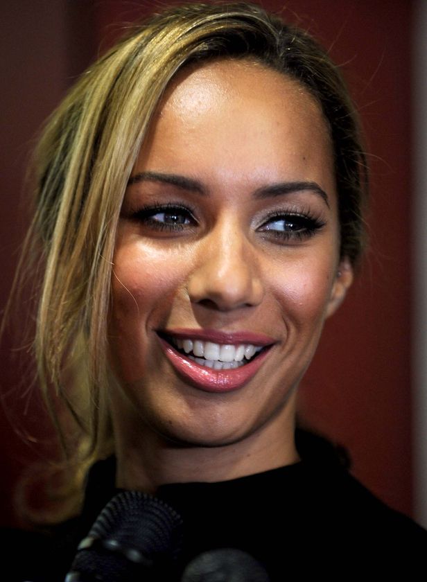 Leona Lewis punched at London book signing - ABC News
