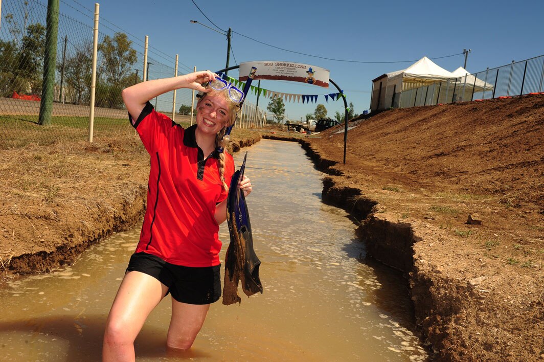 Outback bog snorkelling challenge clear as mud - ABC News