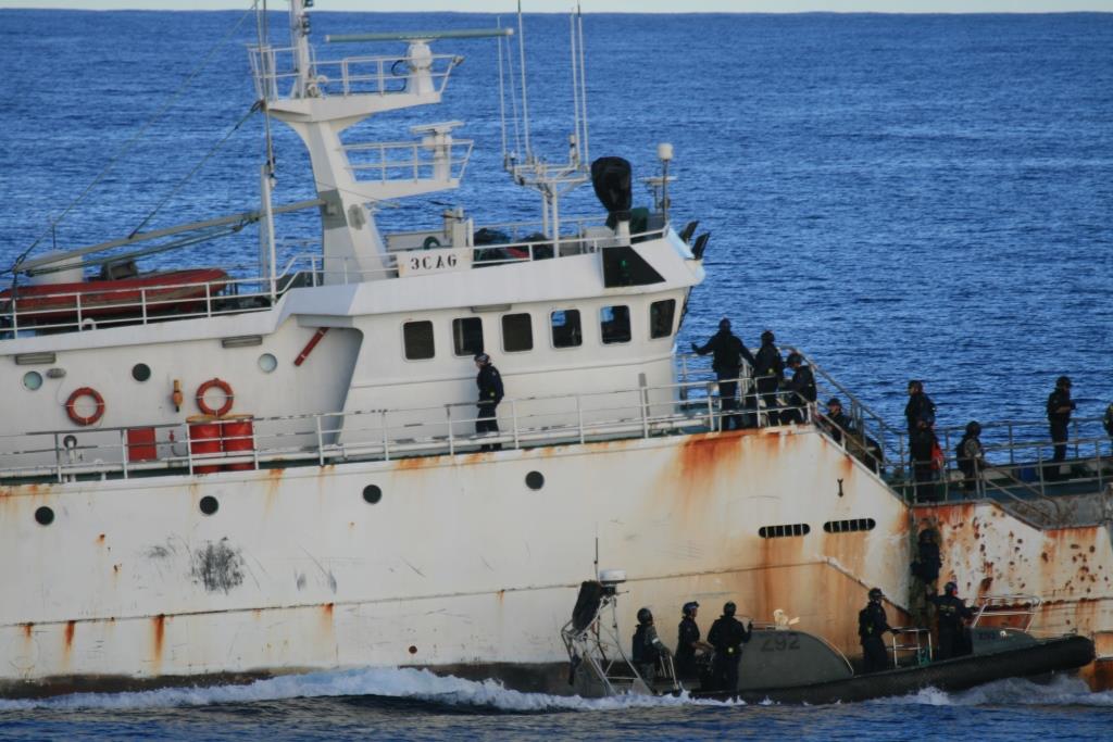 Australian Customs officials board illegal Patagonian toothfish ...