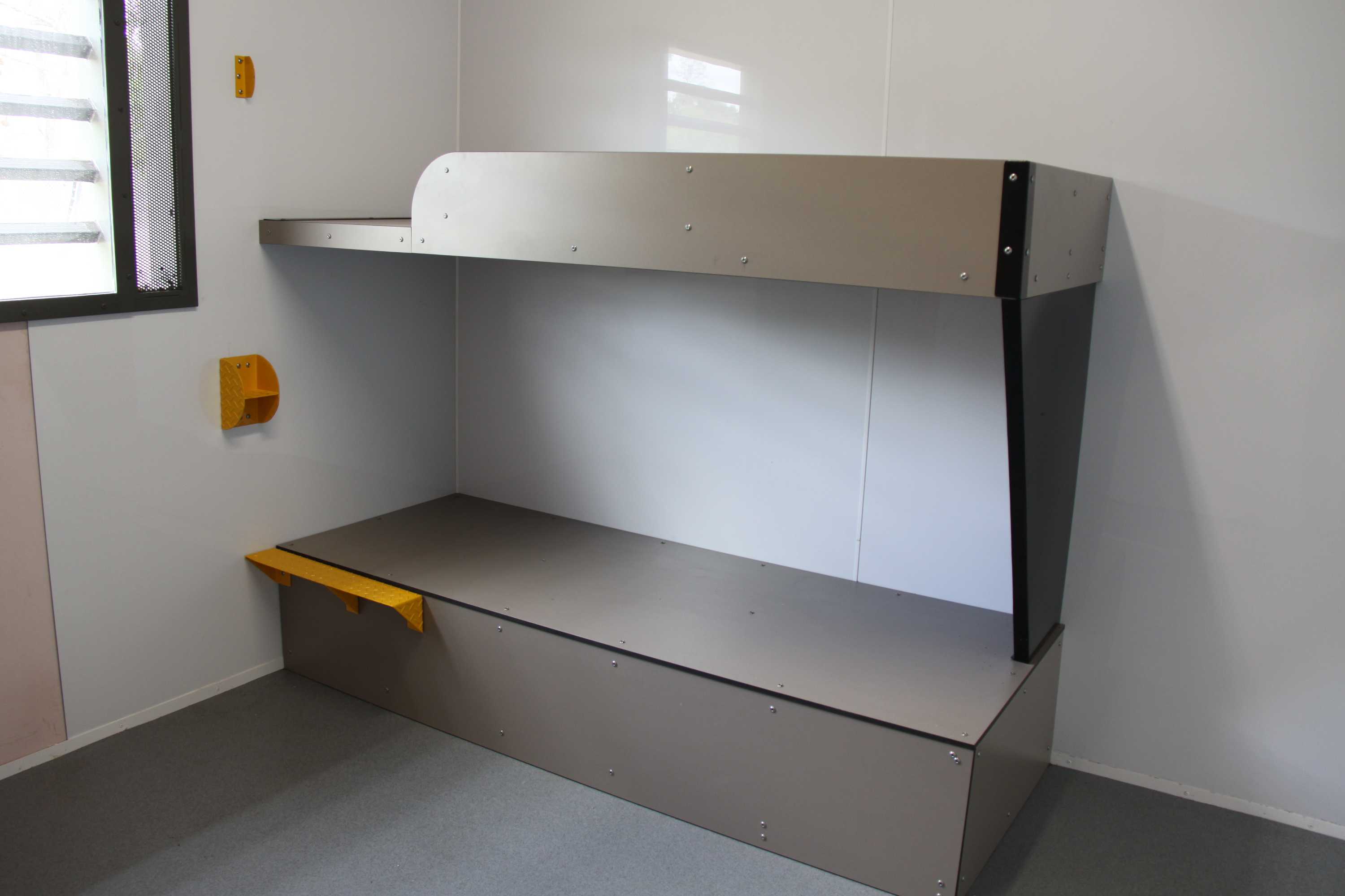 First prisoners move into cells built by Hunter Valley inmates - ABC News