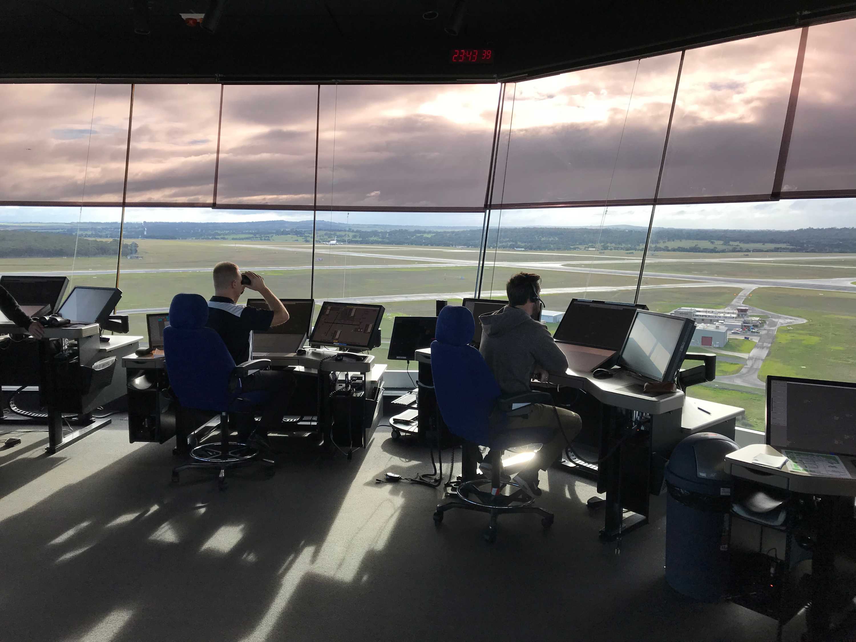 Why planes can only land at two Australian airports, Perth and ...